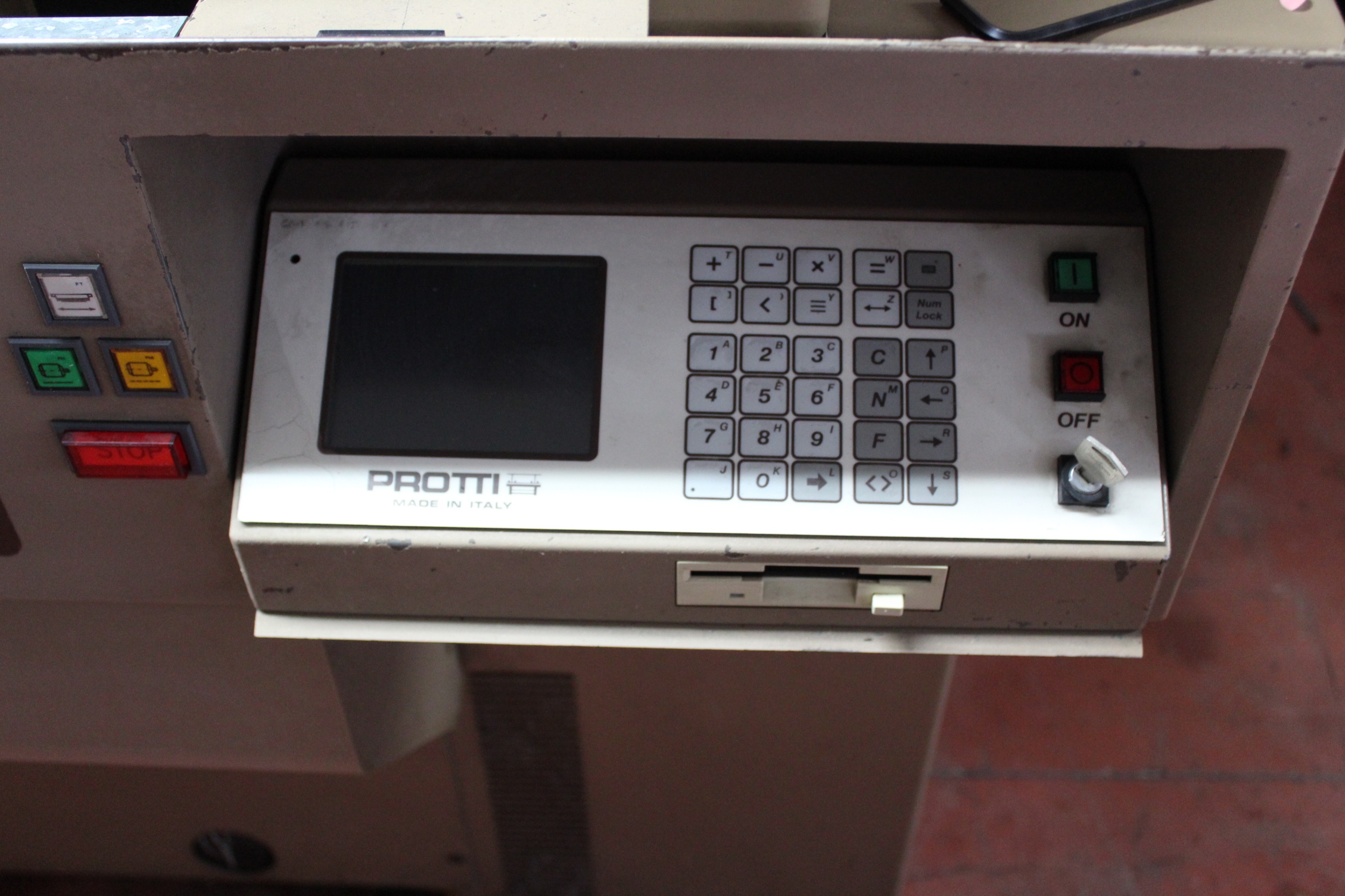 Protti Model P500 D Flat Bed Knitting Machine