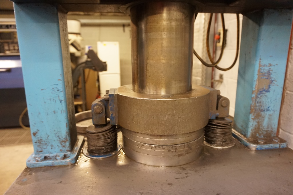 Extrude Hone Honing Machine