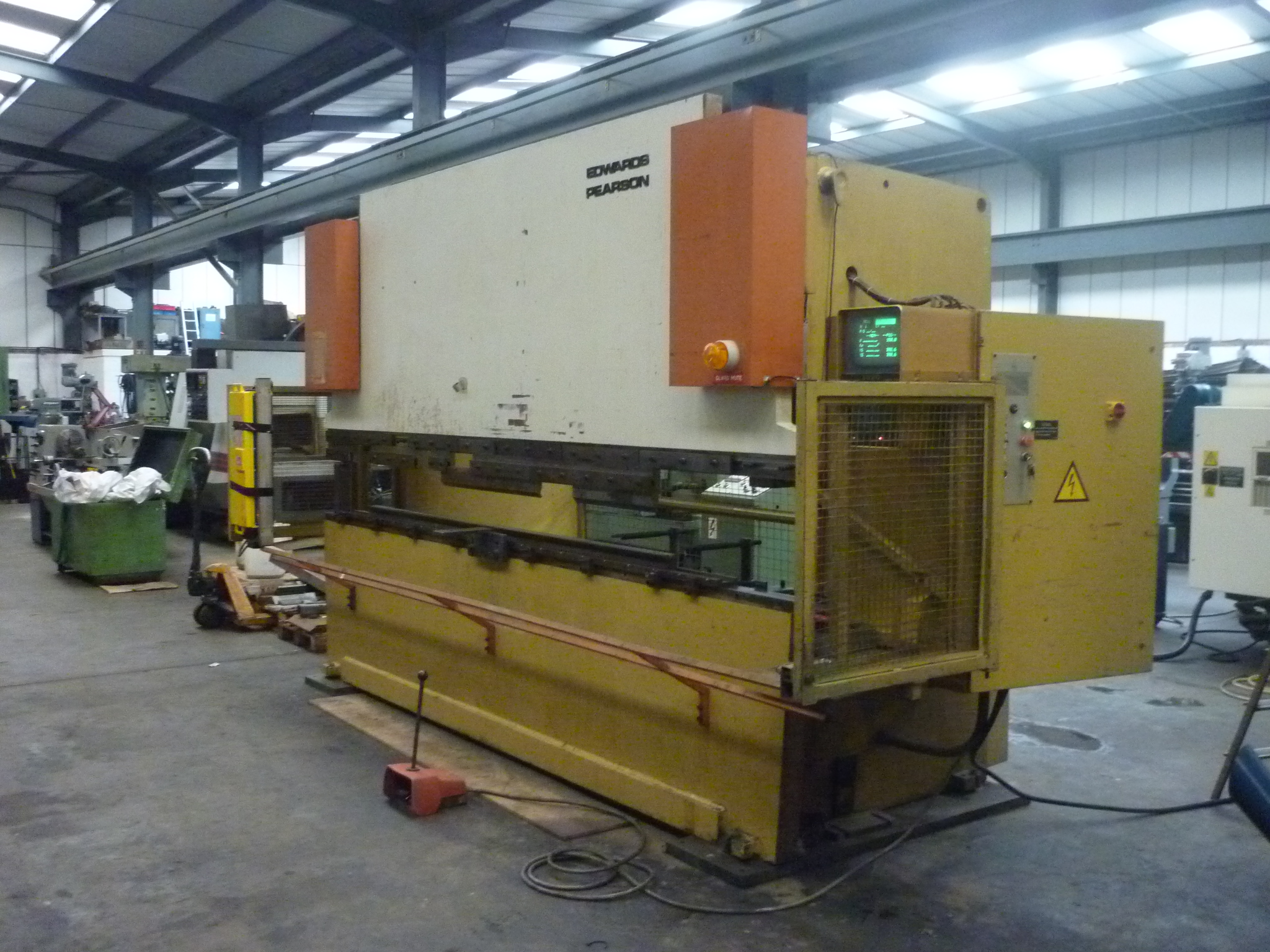 Edwards Pearson Model 150/3750 150 Ton Press Brake