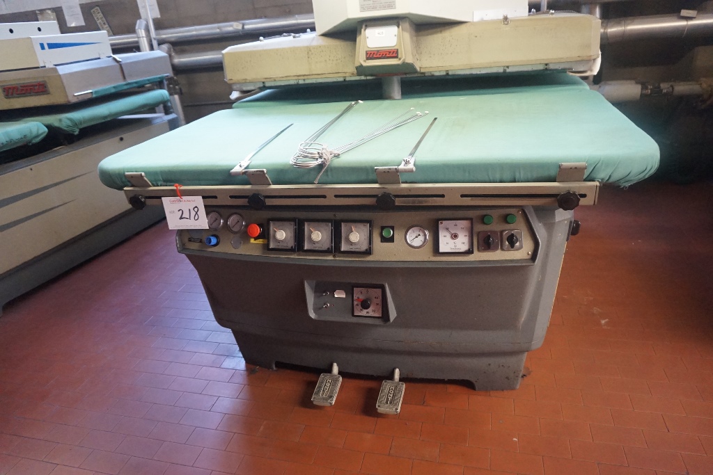 Monti 104/V.D Steam Press Table