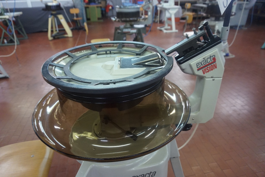 Exacta Classe 650 5 Gauge Linking Machine