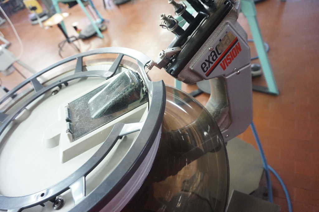 Exacta Go Round 12 Gauge Linking Machine