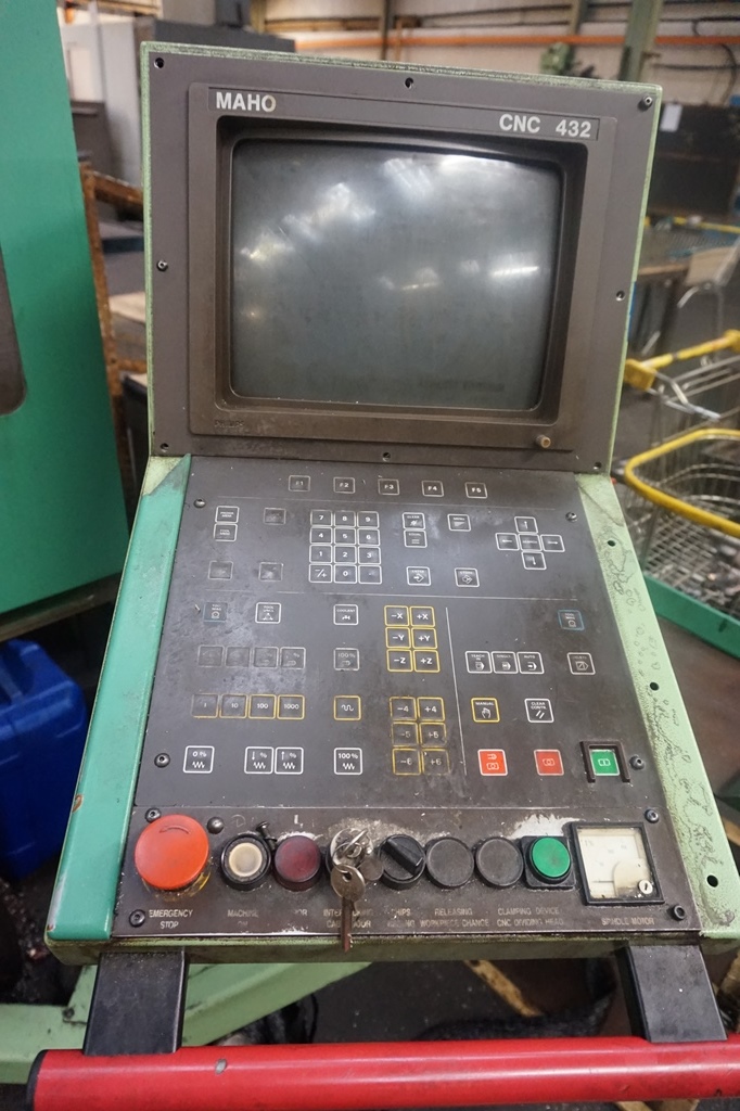 Maho MAT with Maho CNC 432 Control