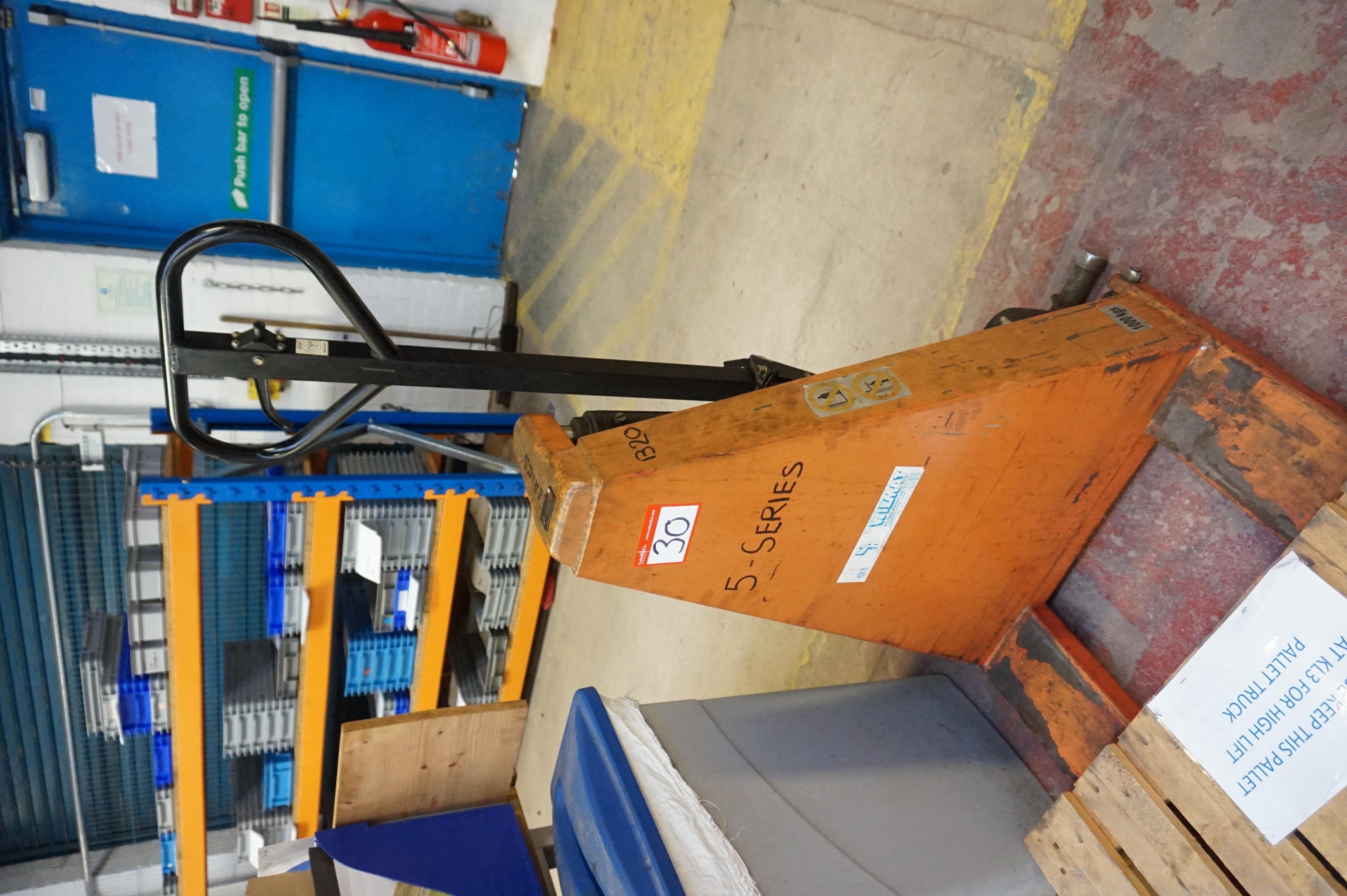 Wilmat Manual Pallet Truck