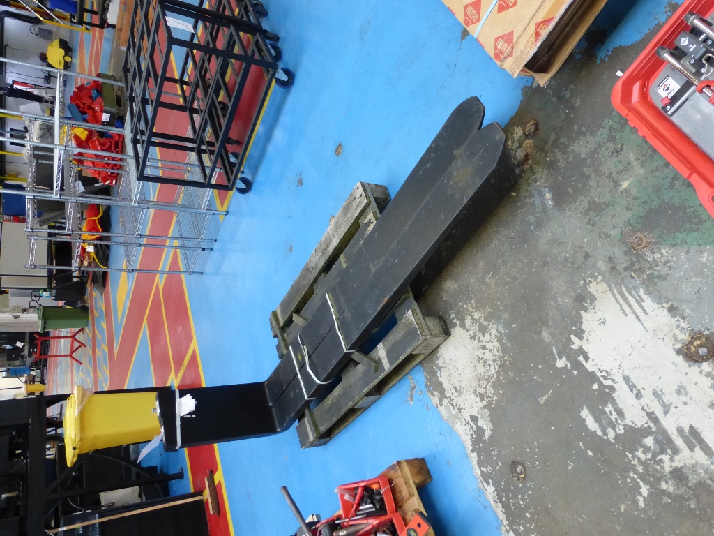 Cascade Fork Lift Forks