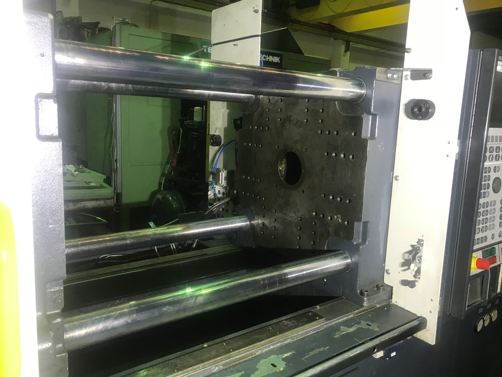 Demag Ergotech 110/470 200 110-Ton Injection Moulding Machine