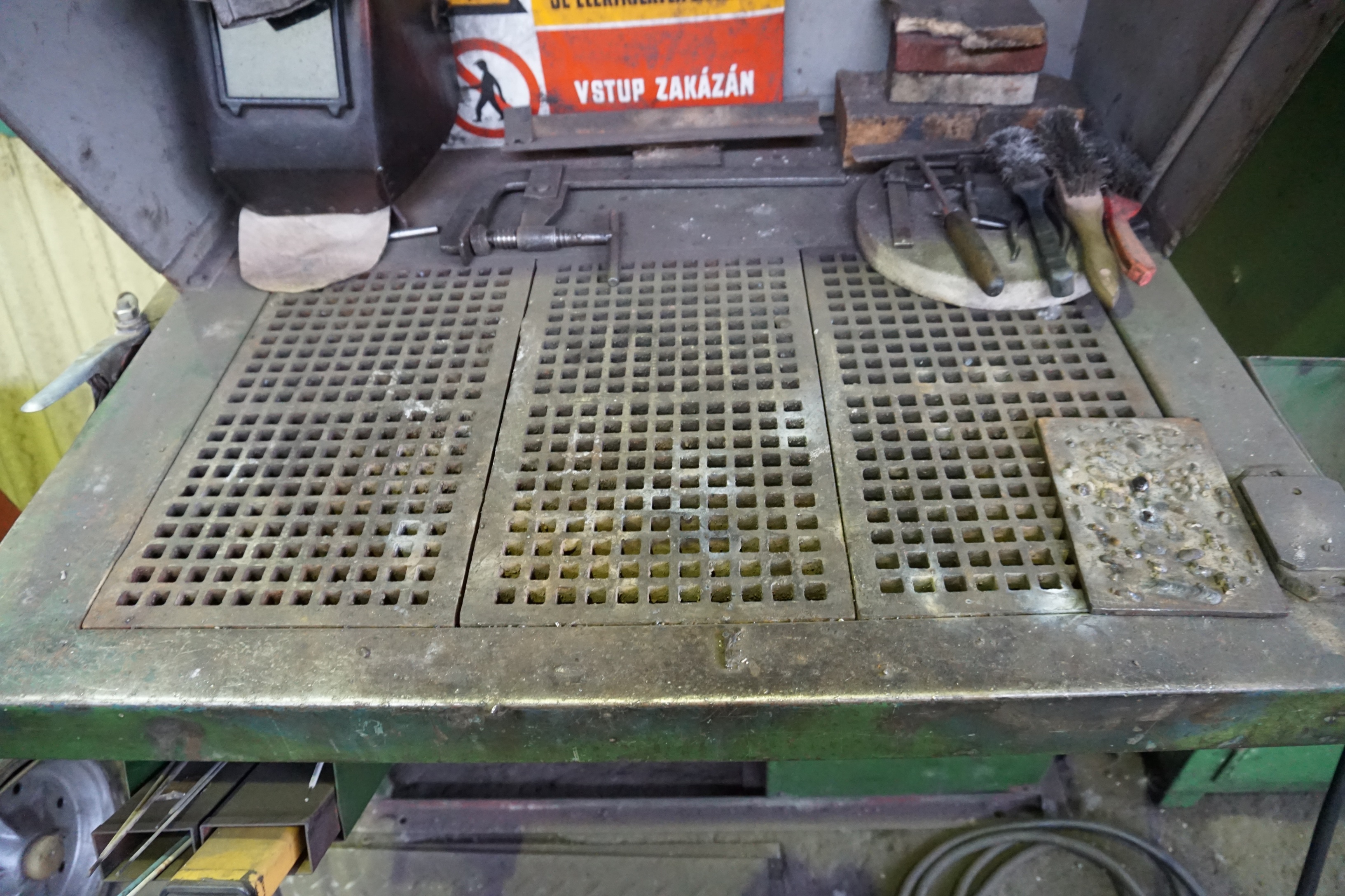 Welding Bench with Extraction Unit