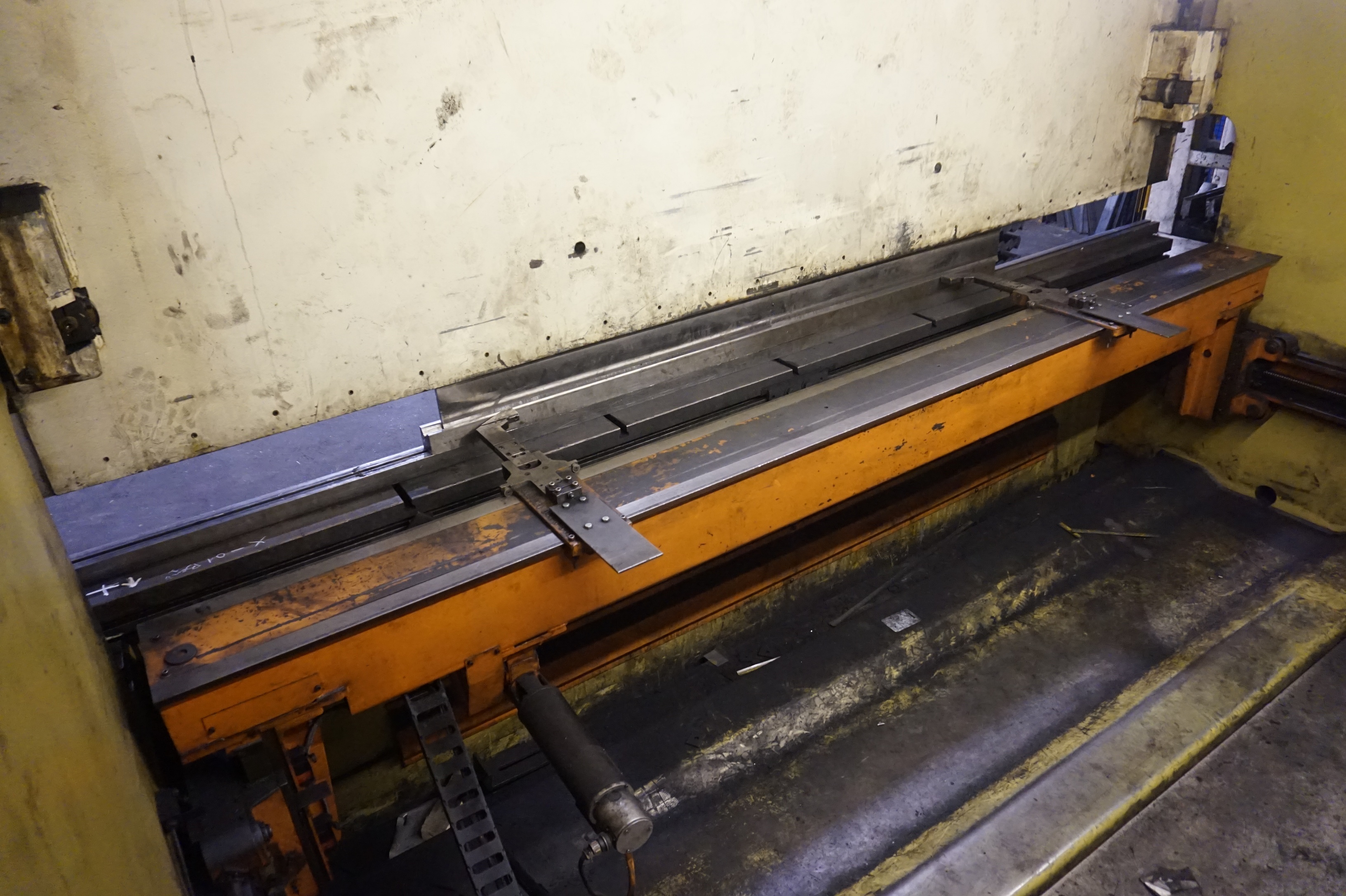 Edwards Pearson Model RT 300 x 4100 Press Brake