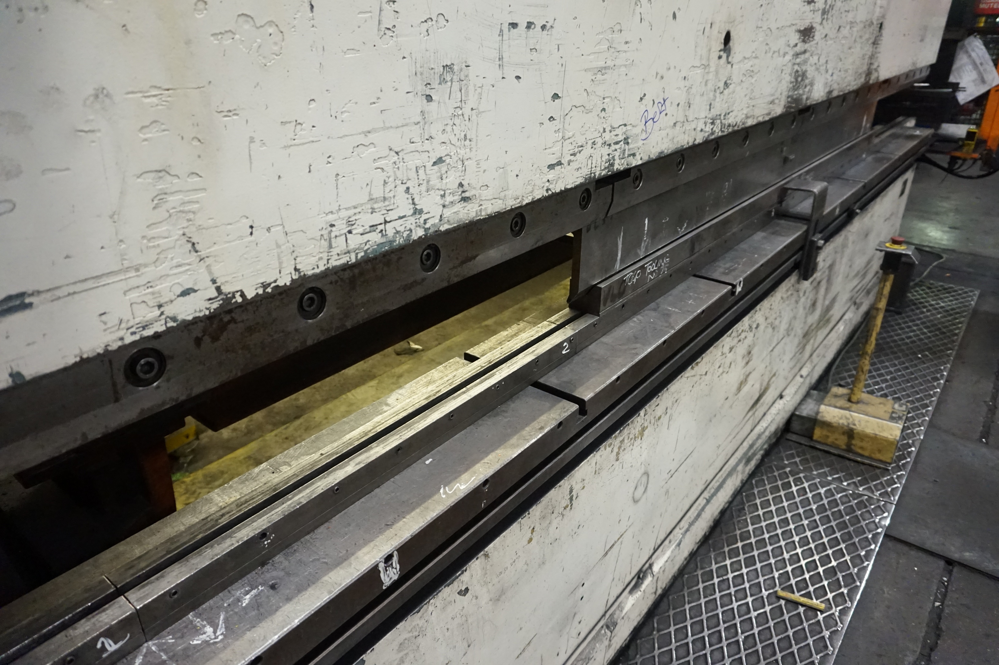 Edwards Pearson Model RT 300 x 4100 Press Brake