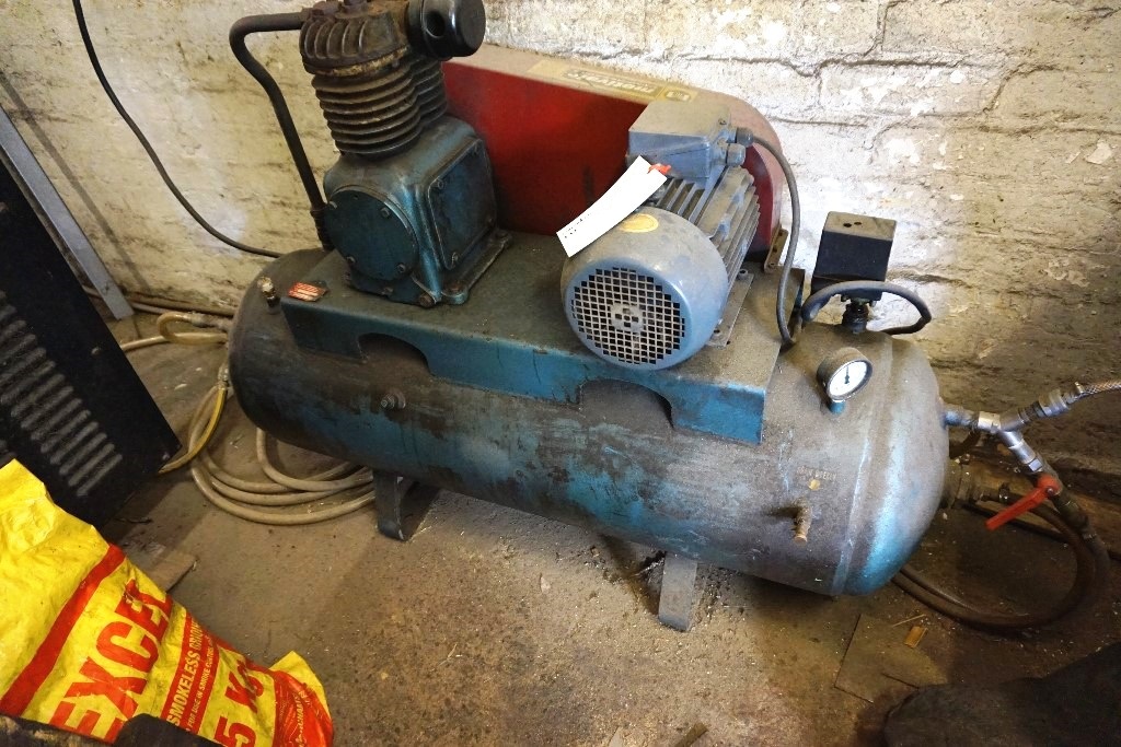 Motivair Air Compressor