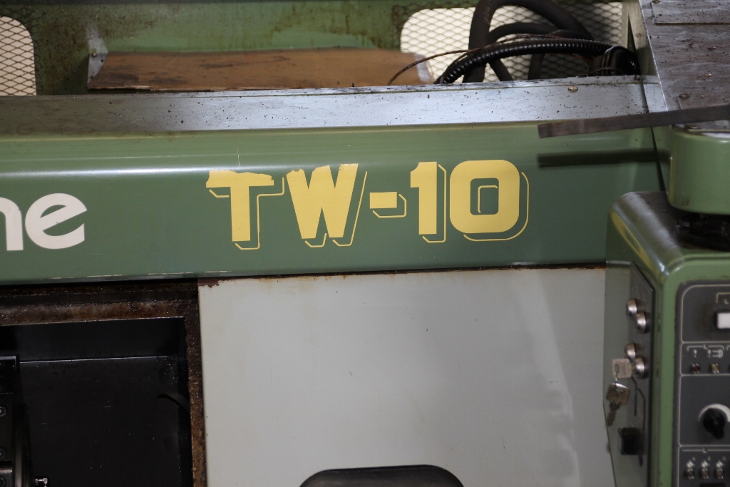 Nakamura-Tome Tw-10 Bar Lathe