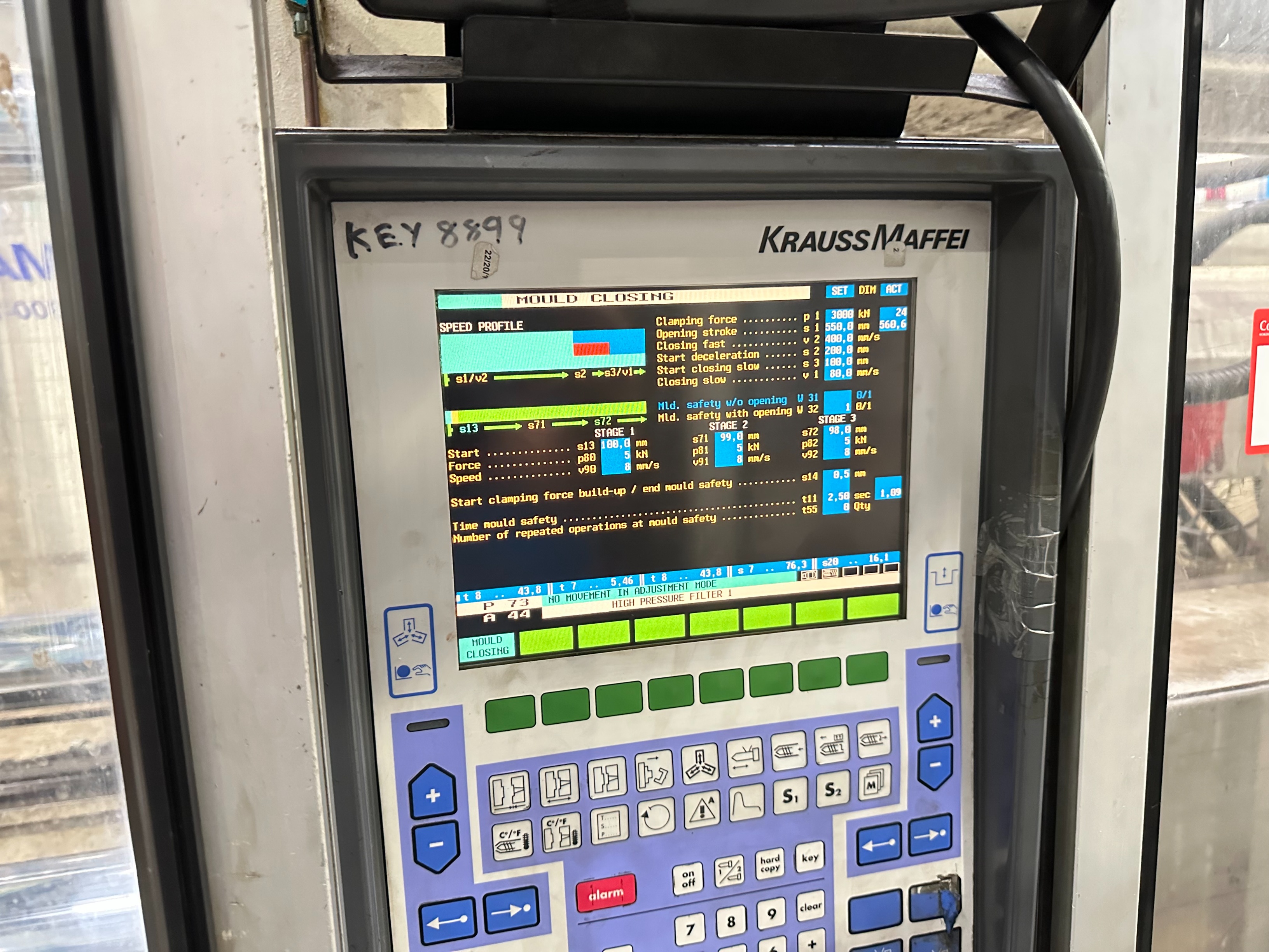 Krauss Maffei KM300-1900 C1 Injection Moulding Machine