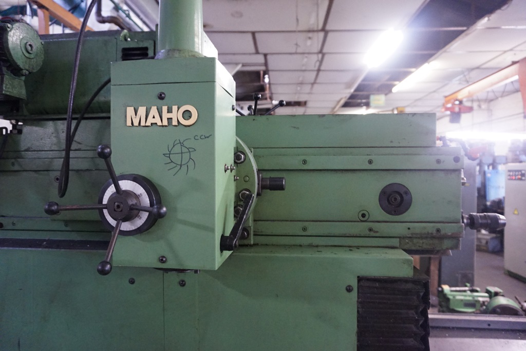 Maho MH700 Universal CNC Milling Machine