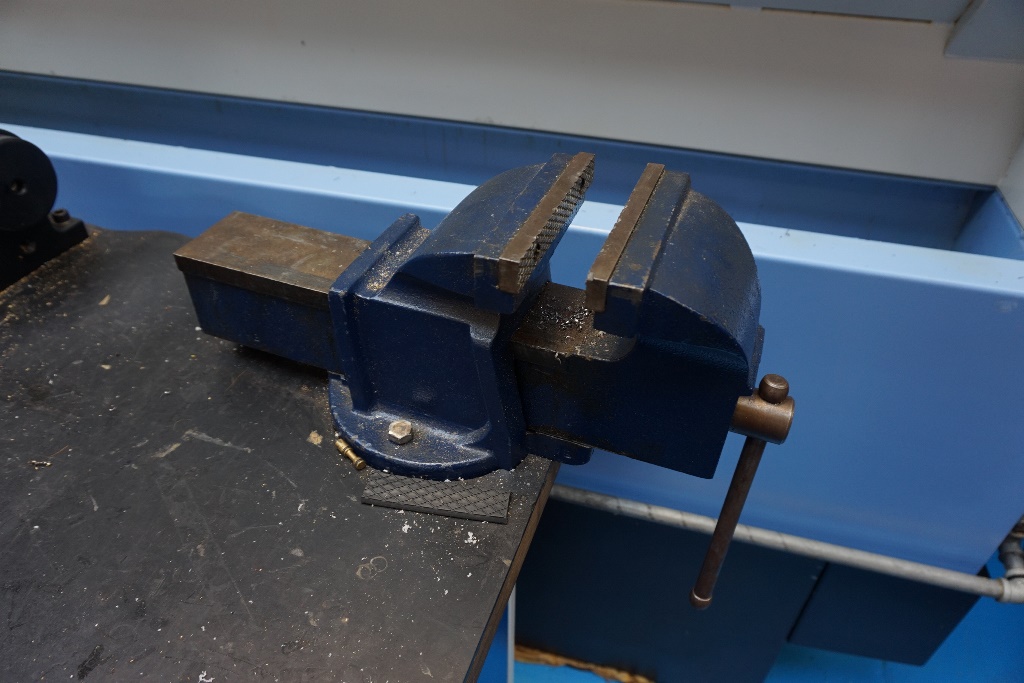 Garant Workbench with Toolsetter & Senator Record Vice