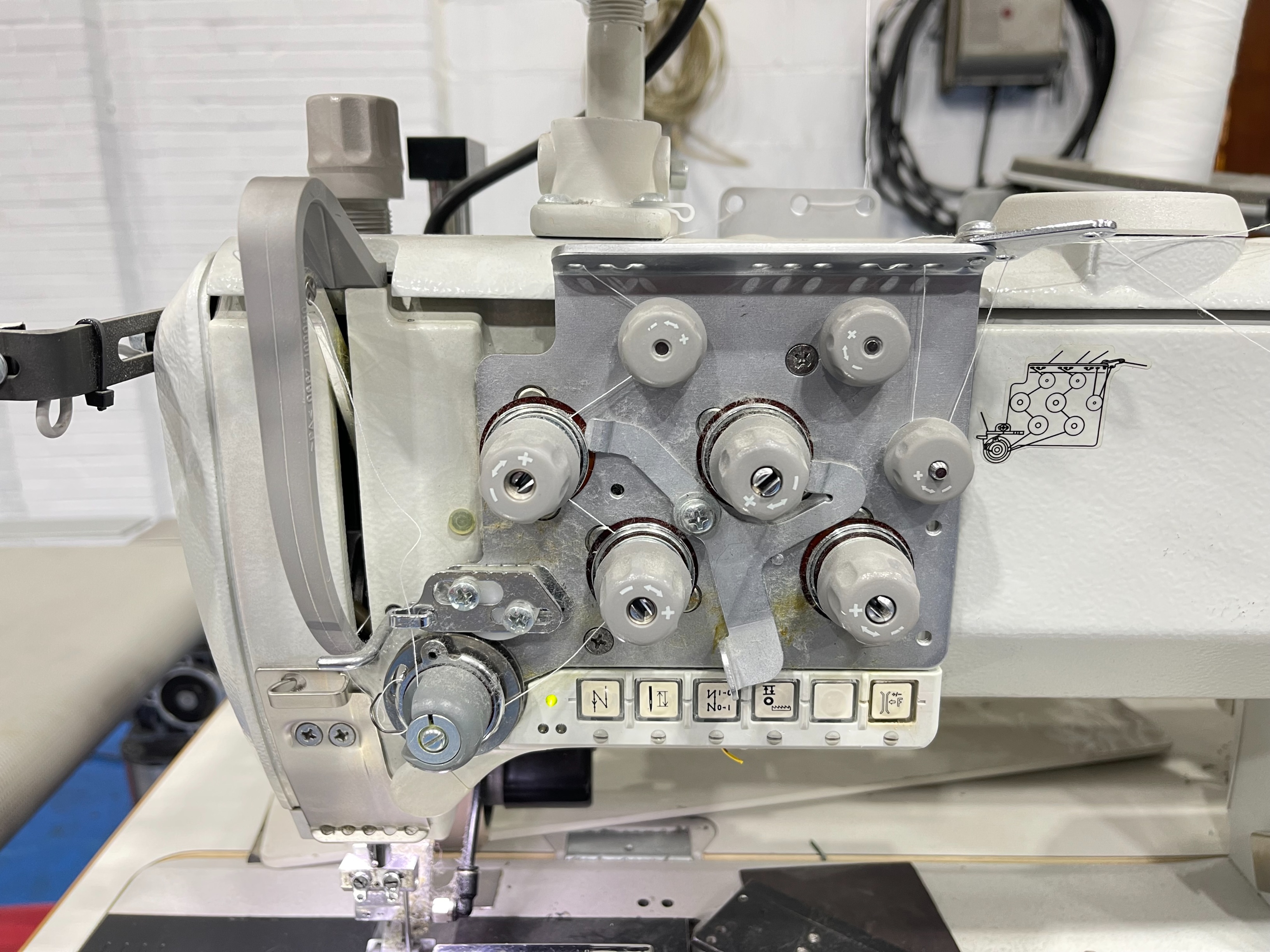Durkopp Adler Matic-Type 827 Sensit Sewing Machine
