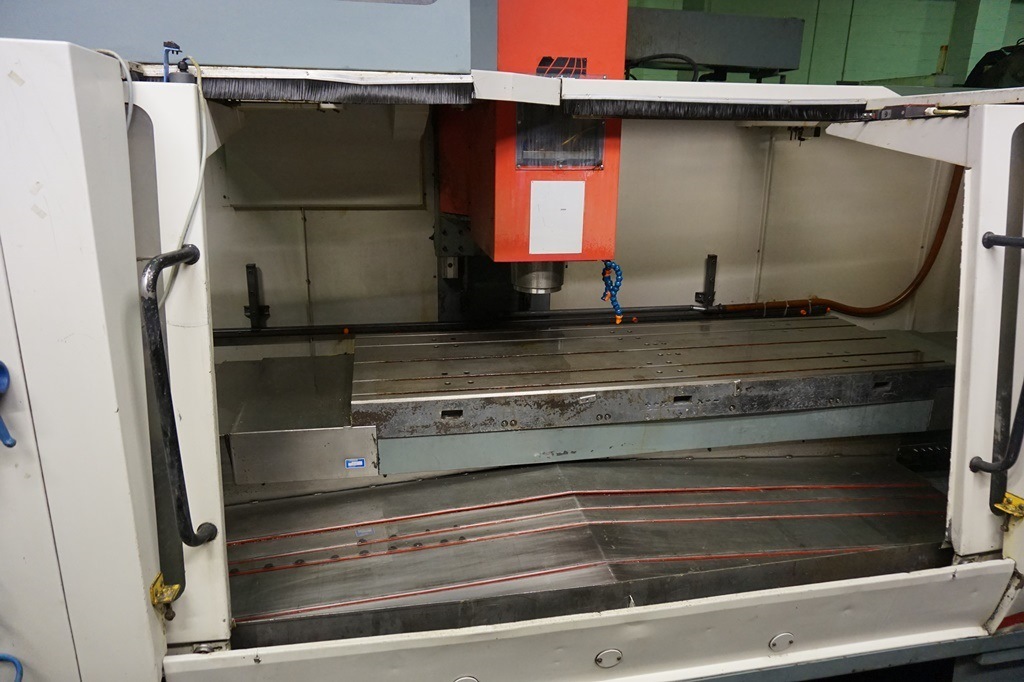 Cincinnati Lancer 2000 Vertical Machining Centre with Accramatic A2100 ...