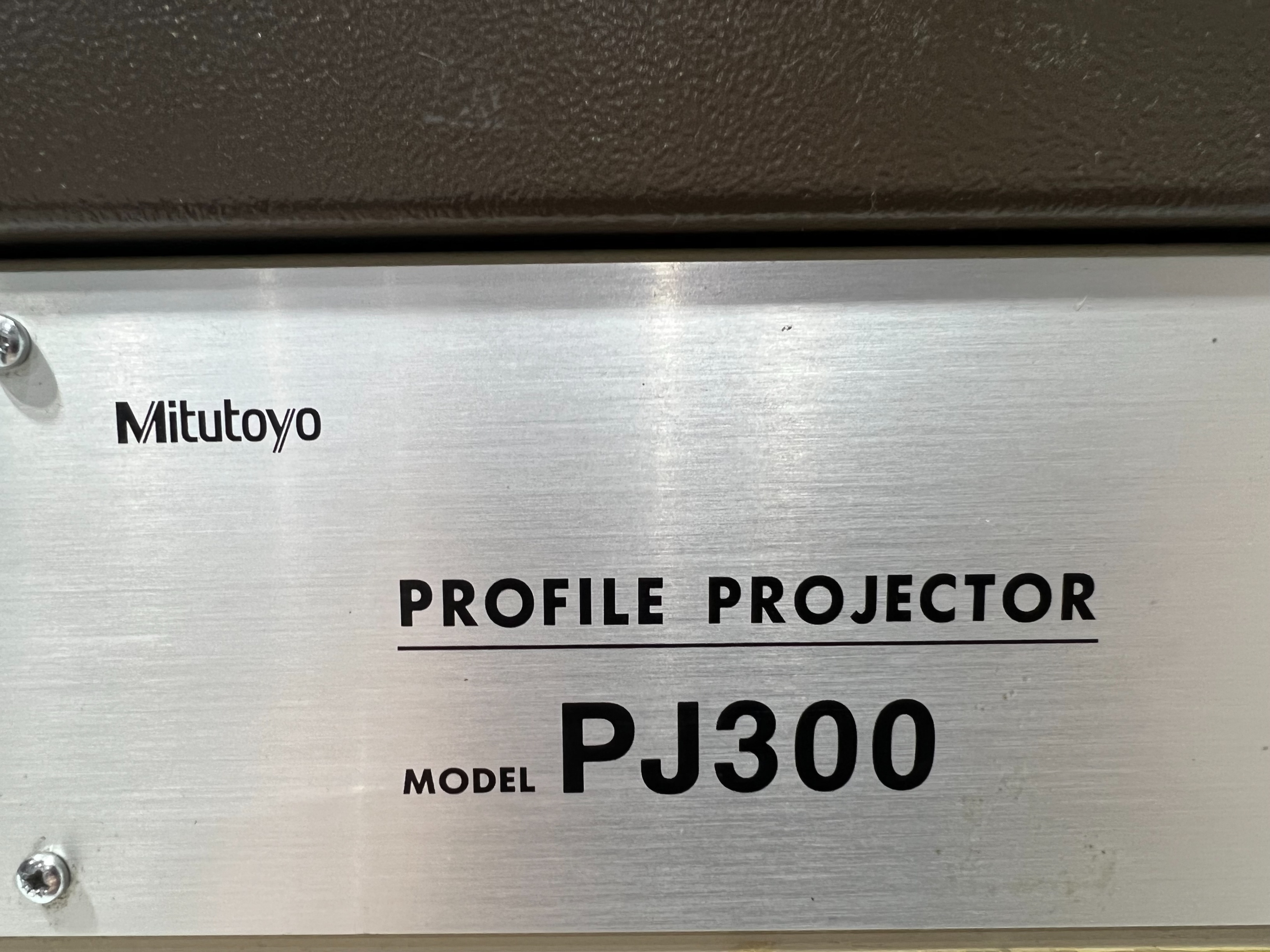 Mitutoyo PJ300 Profile Projector