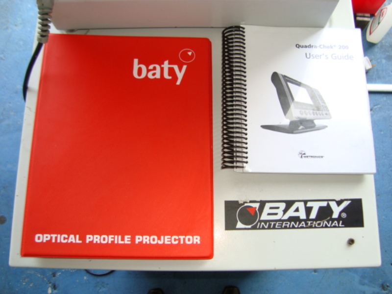 Baty Shadow Graph Model R400 GLXE Quadra-Chek 200 Profile Projector