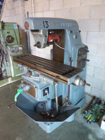 Victoria Universal Horizontal Milling Machine