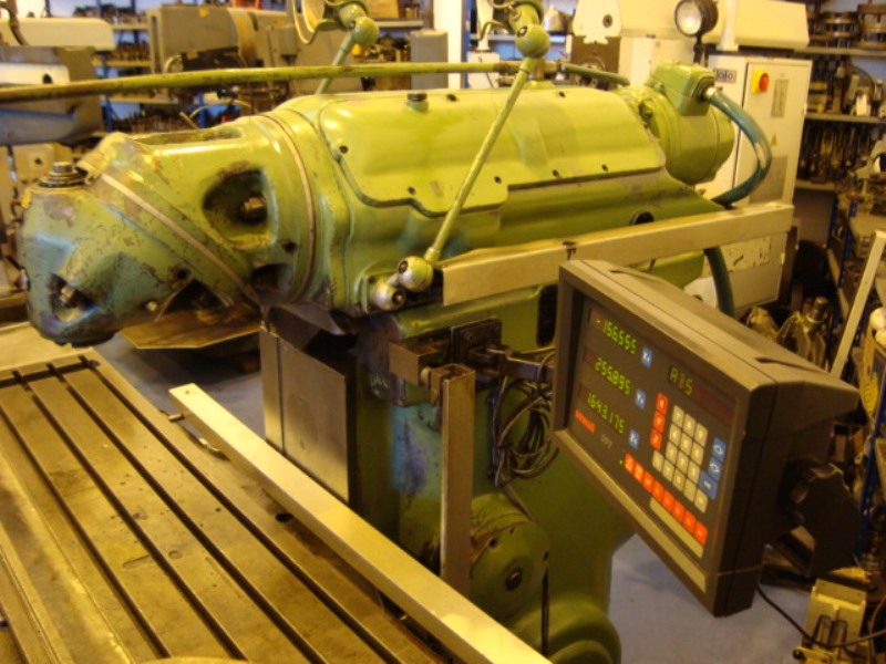 Huron Model KU5 Universal Milling Machine